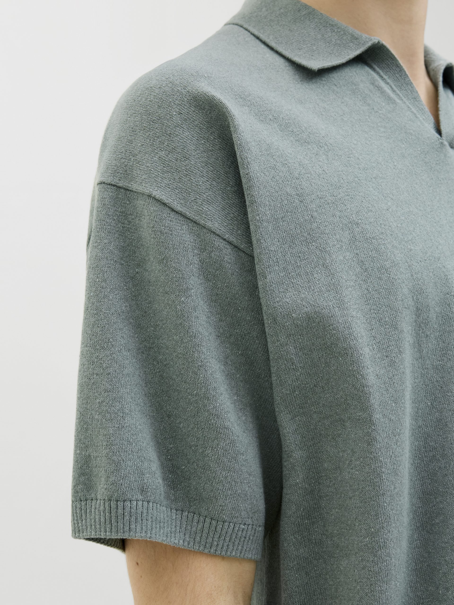 JREBCALLUM KNIT SPLIT NECK-Desert Sage - Nordic Fashion Outlet